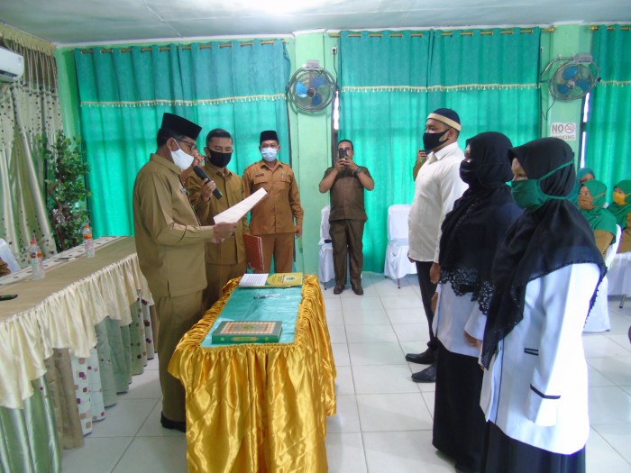 Dengan Protokol Covid-19, Kakankemenag Kab. Aceh Singkil Lantik Tiga ... Dengan Protokol Covid-19, Kakankemenag Kab. Aceh Singkil Lantik Tiga ...